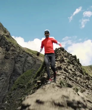 Descending the K2 de VARAN – Salomon Korea